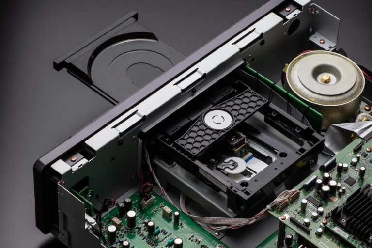 MARANTZ CD 50n + MODEL 50 – HiFi Live