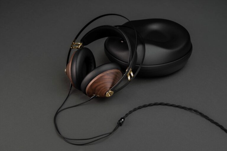 Meze Audio 99 CLASSICS V2 – HiFi Live